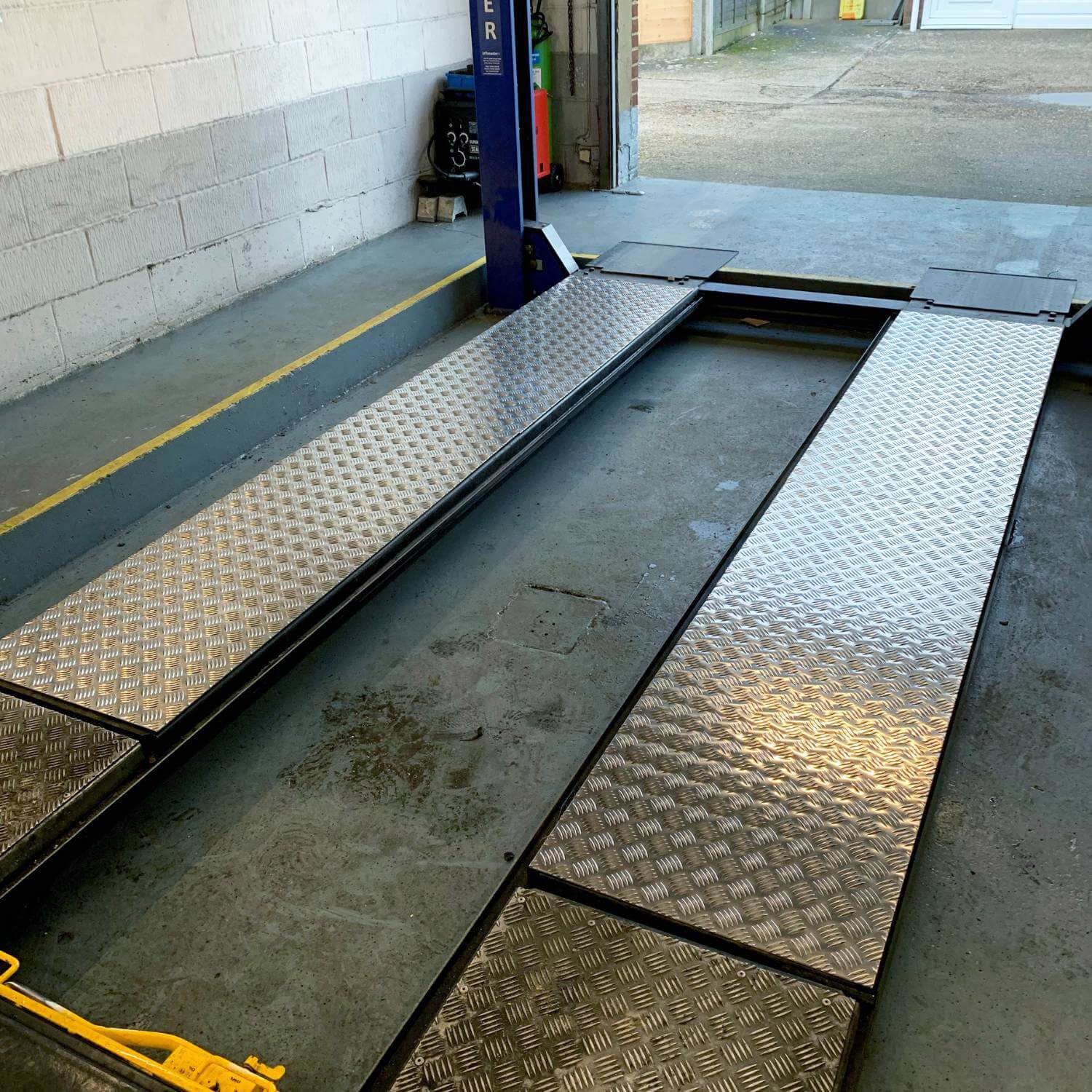 Aluminium Chequered Plate - Dak Project